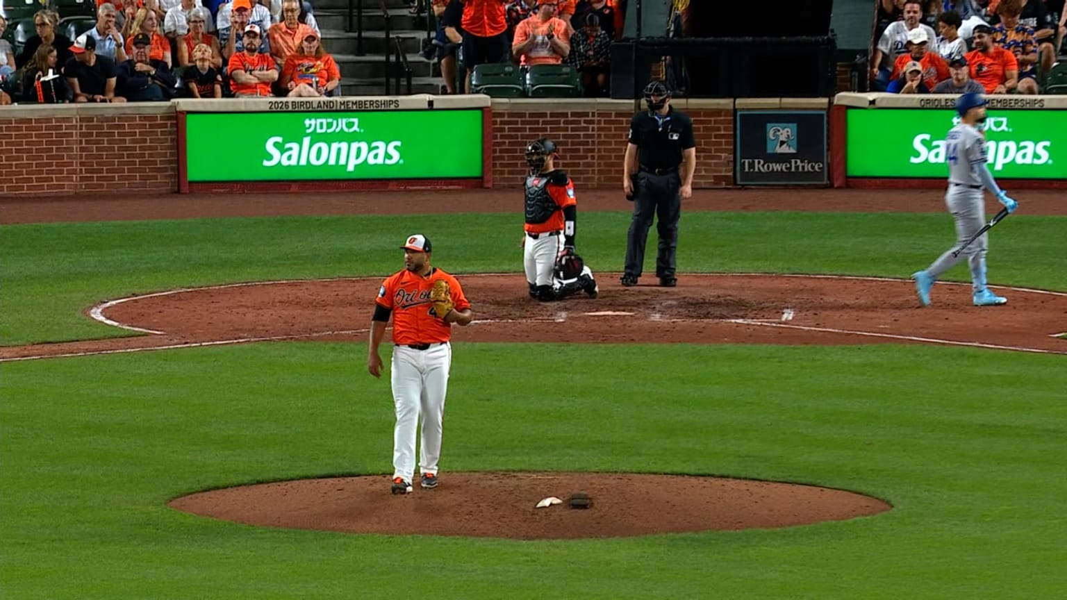 Albert Suárez lanza sólido relevo ante los Dodgers | 06/09/2025 | Los ...
