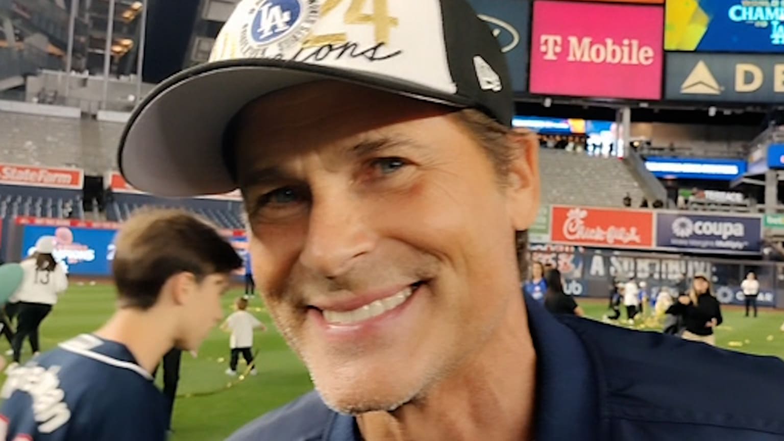 Rob Lowe emocionado con Dodgers | 31/10/2024 | Lasmayores.com