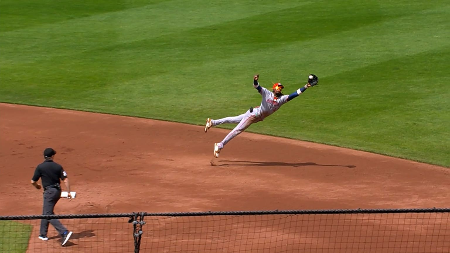 Elly De La Cruz wins Play of the Week for unreal grab | 04/21/2025 ...