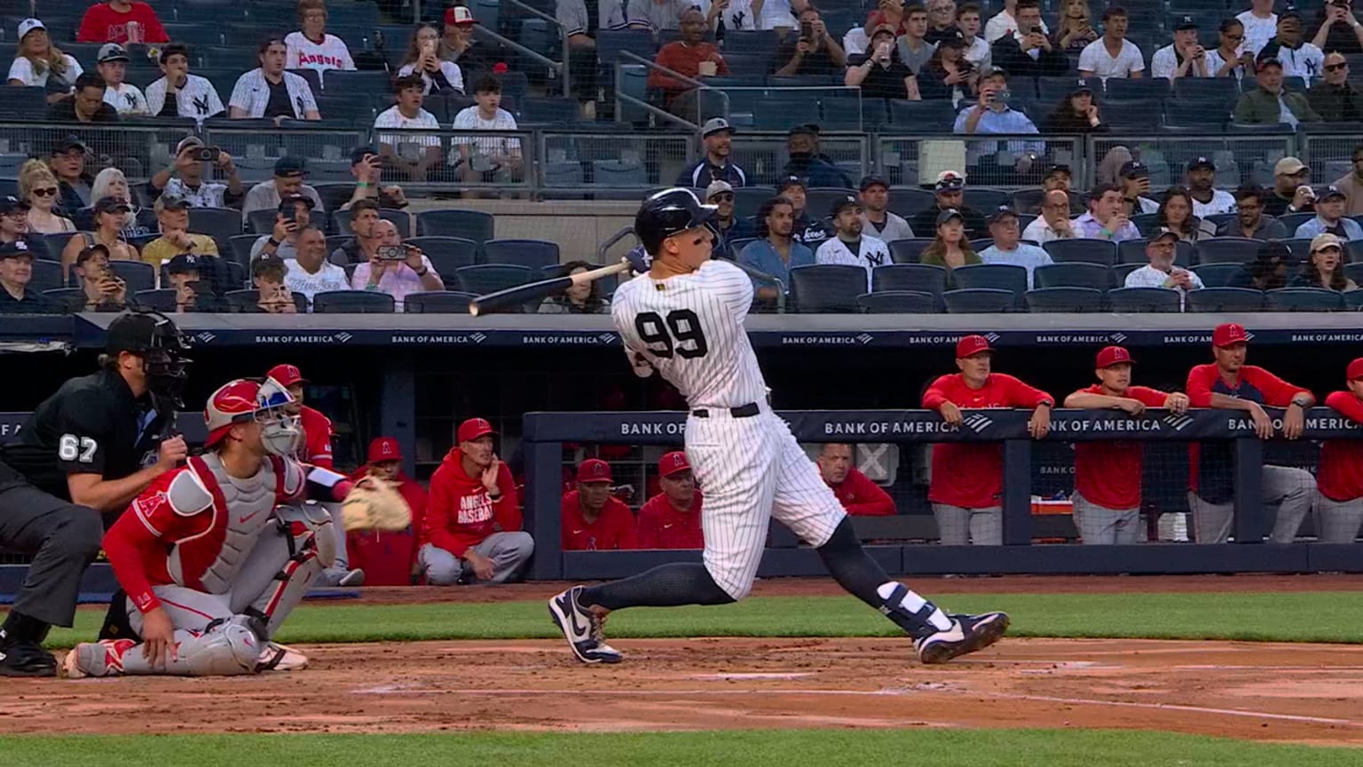 Data Viz: Aaron Judge's 456-foot homer | 04/13/2026 | New York Yankees