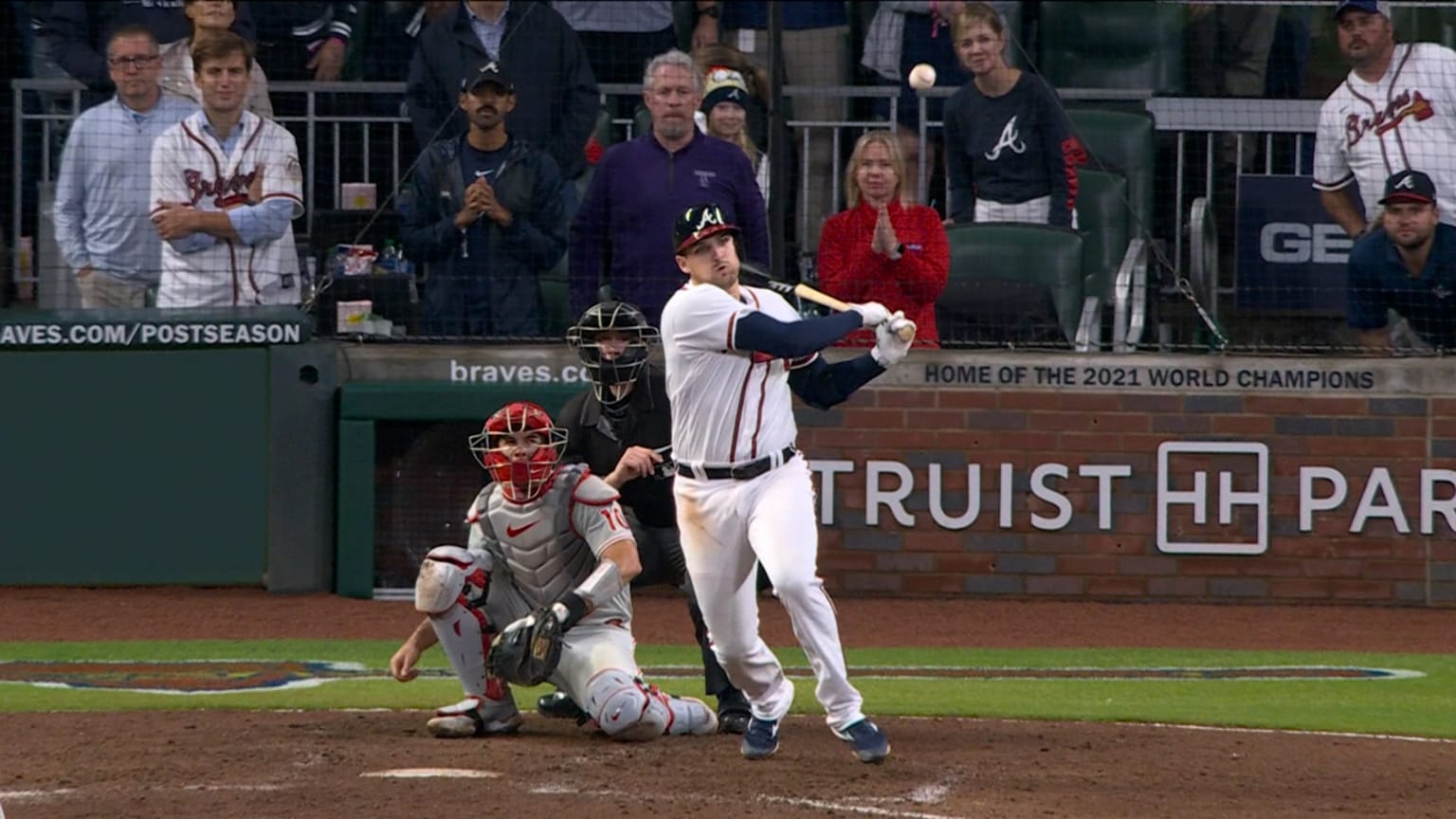 Austin Riley plates Dansby Swanson in the 6th inning | 10/12/2022 | MLB.com