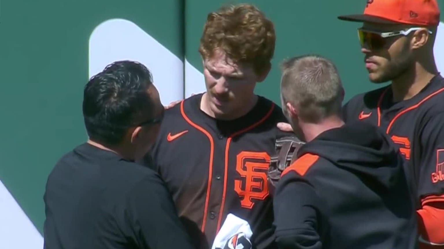 Wade Meckler exits the game with neck injury | 03/09/2025 | San ...