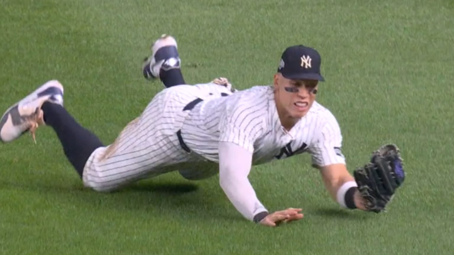 Aaron Judge's outstanding diving catch | 10/07/2025 | New York Yankees