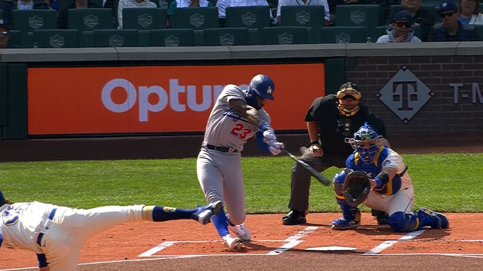 Jason Heyward cranks a solo homer in the 1st inning | 09/17/2023 | Los ...