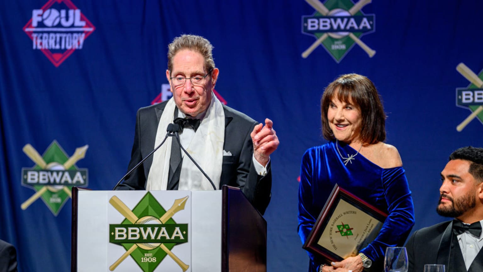 Waldman, Sterling accept award at BBWAA dinner | 01/26/2025 | New York ...