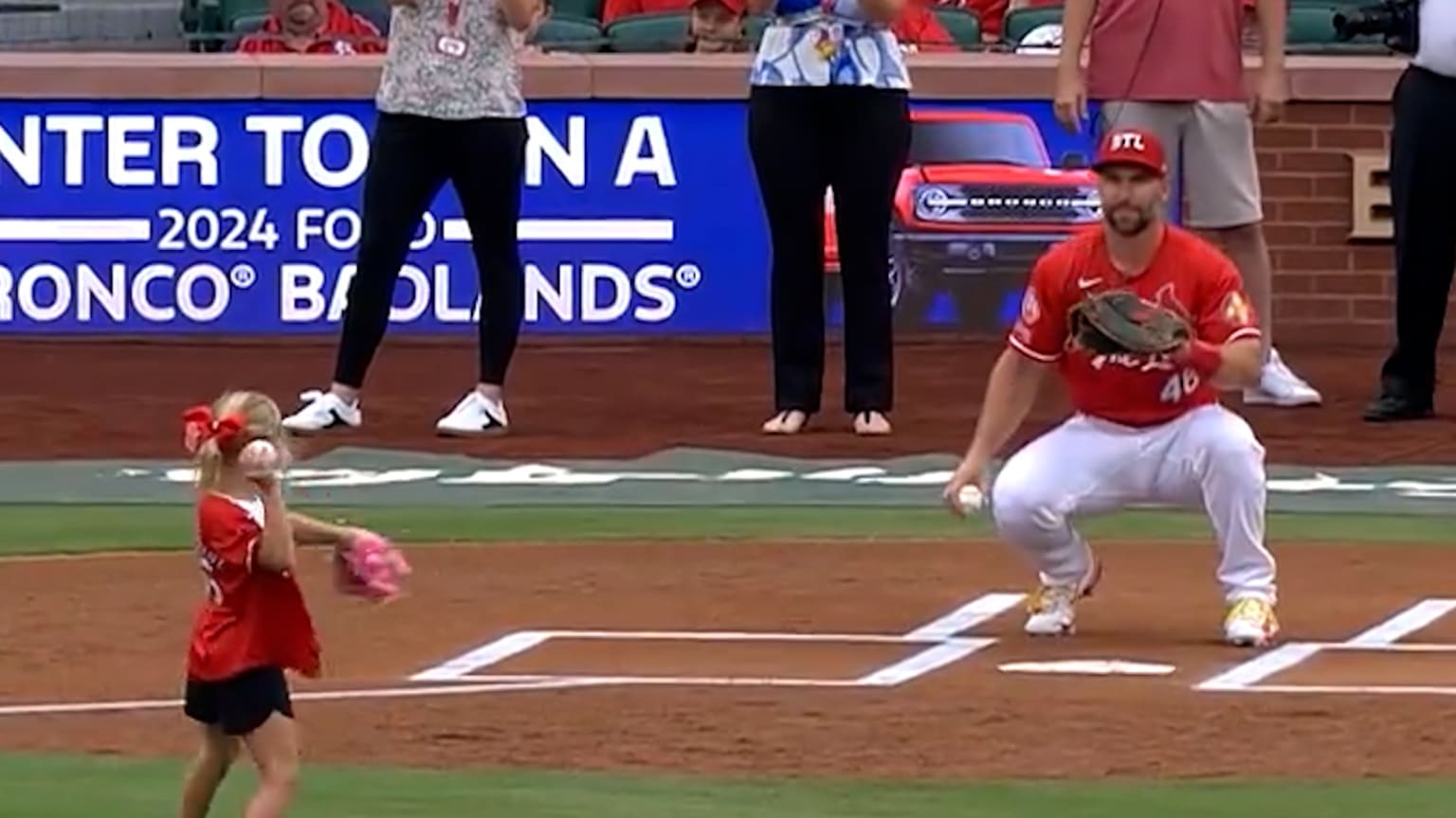 Paul Goldschmidt's kids throw out the first pitch | 06/28/2024 | St. Louis Cardinals