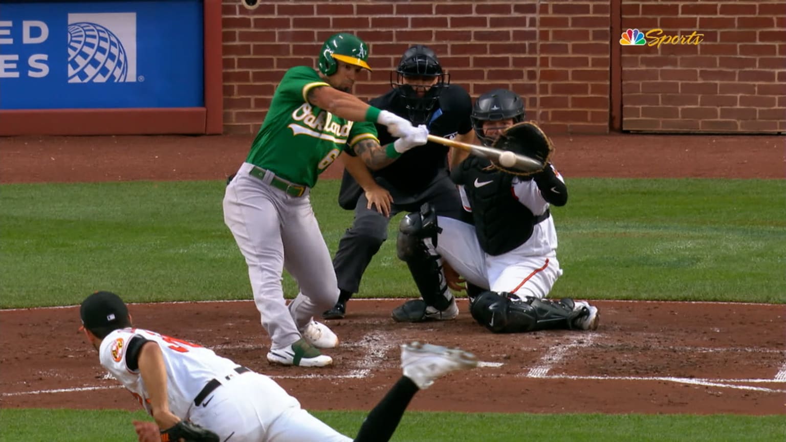 Jace Peterson lines an RBI single to left field | 04/11/2023 | Athletics