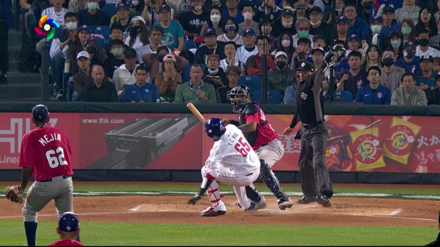 Bethancourt fildea delante del home e inicia DP | 08/03/2023 ...