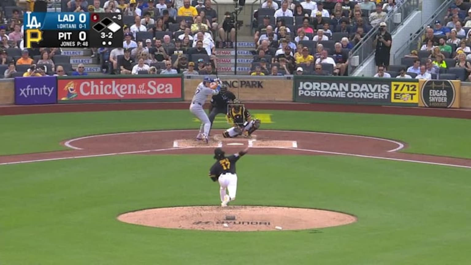Bryan Reynolds robs Shohei Ohtani of a homer! | 06/10/2026 | Pittsburgh ...
