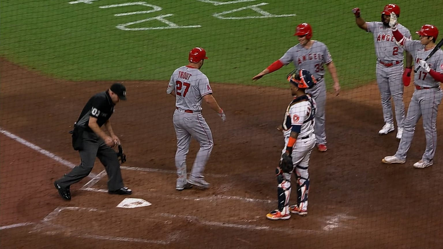 Trout establece marca de franquicia con HR | 10/09/2022 | Los Angels de ...