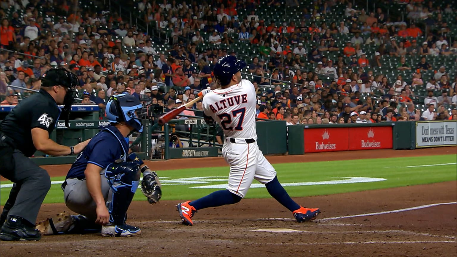 José Altuve empata el juego con jonrón en el 6to | 29/05/2025 | Los ...