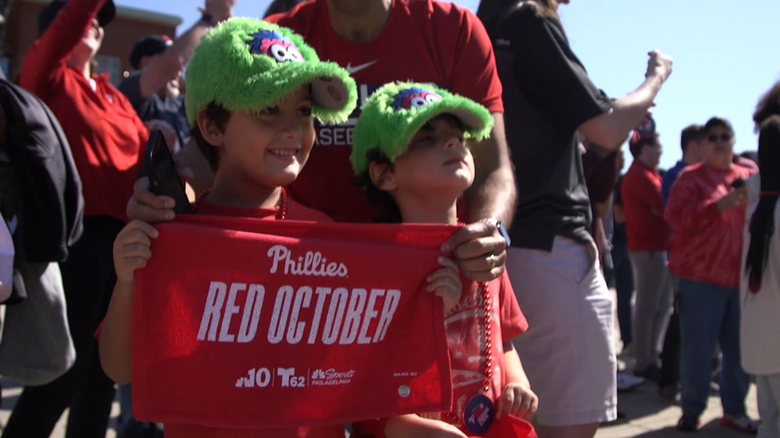 The Phillies' rally bus hits the streets of Philly | 10/07/2022 ...