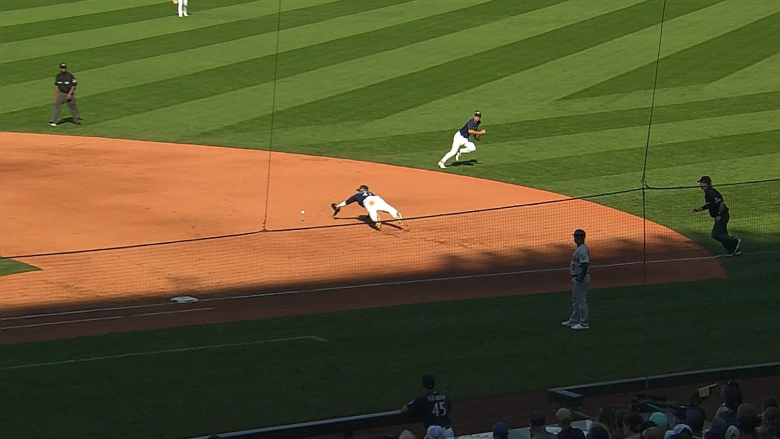 Carlos Santana dives to rob Machín of a base hit | 10/01/2022 | MLB.com