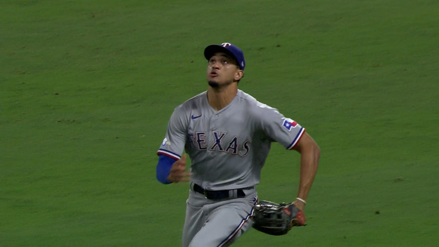 Bubba Thompson's sliding catch | 10/01/2022 | MLB.com