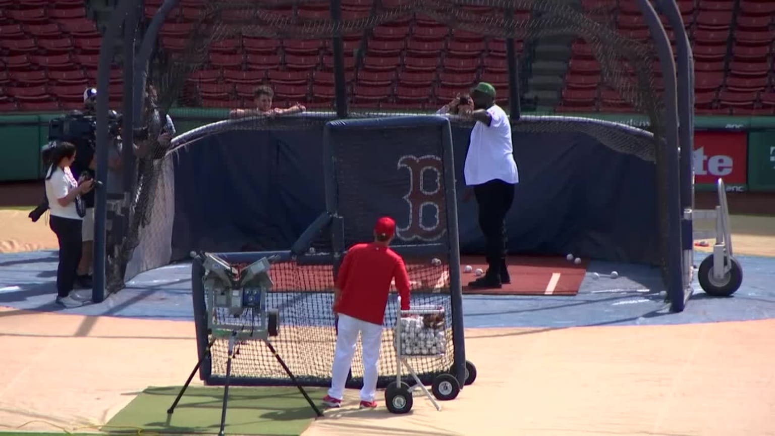 Kendrick Perkins takes BP at Fenway Park | 07/29/2024 | Boston Red Sox