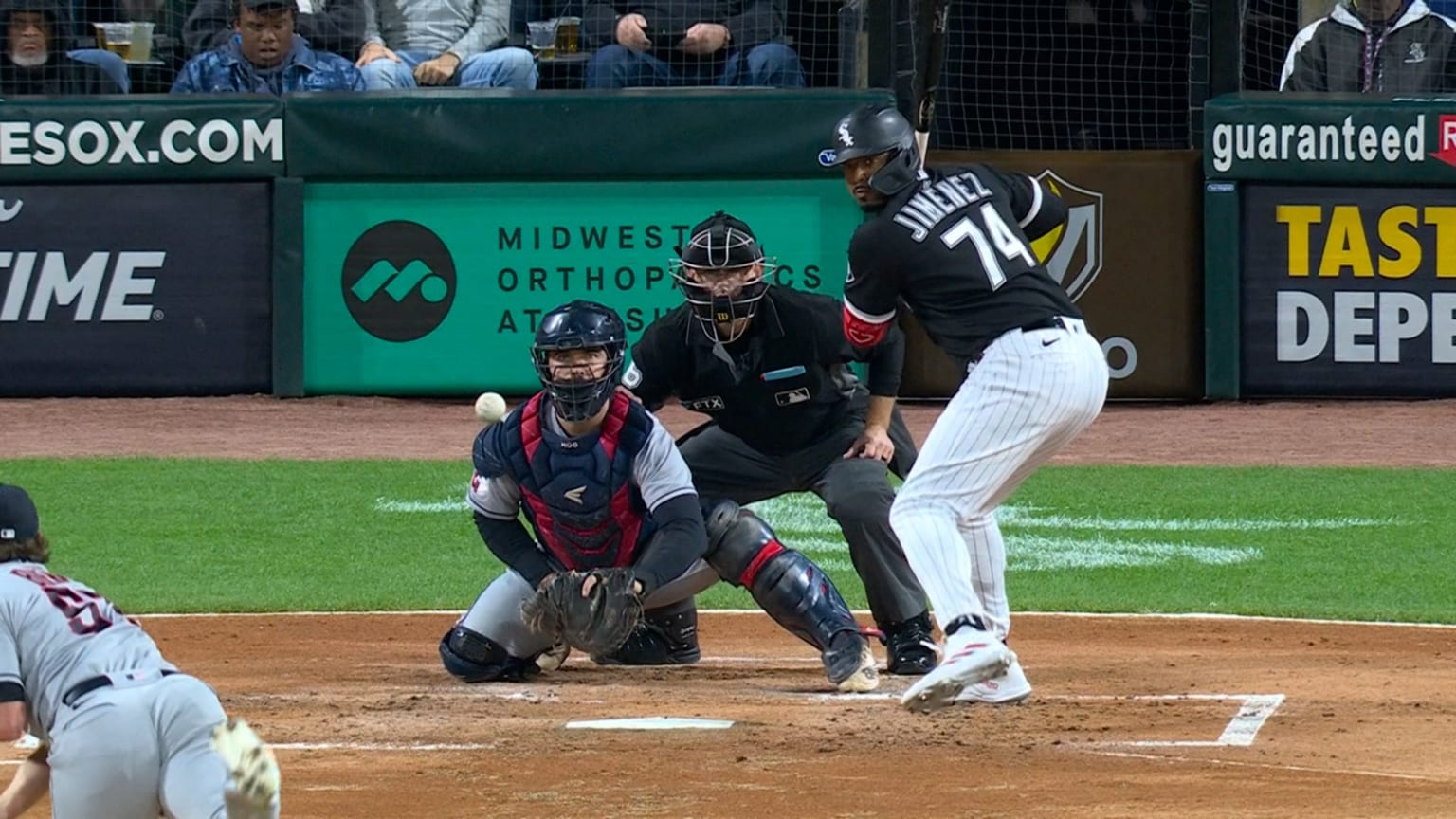 Eloy Jiménez rips an RBI single through the left side | 09/22/2022 ...