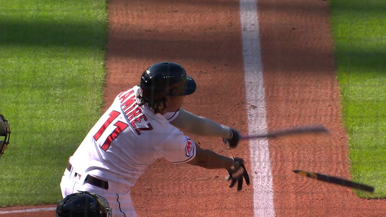 José Ramírez breaks his bat twice in same at-bat | 08/18/2023 ...