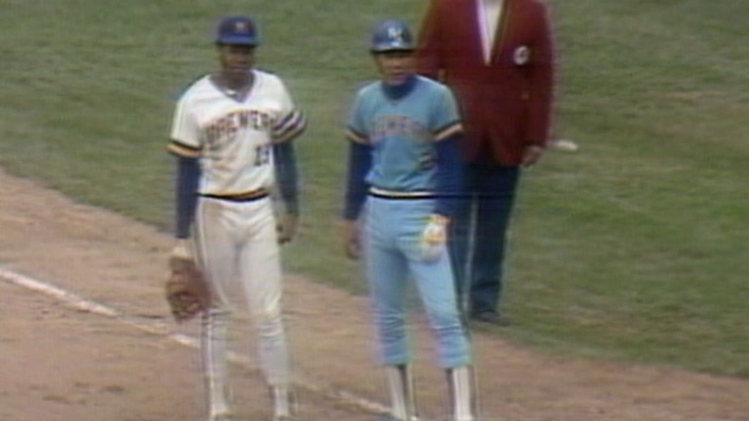 Royals wear Brewers jerseys after uniforms stolen | 06/12/1977 | Kansas ...
