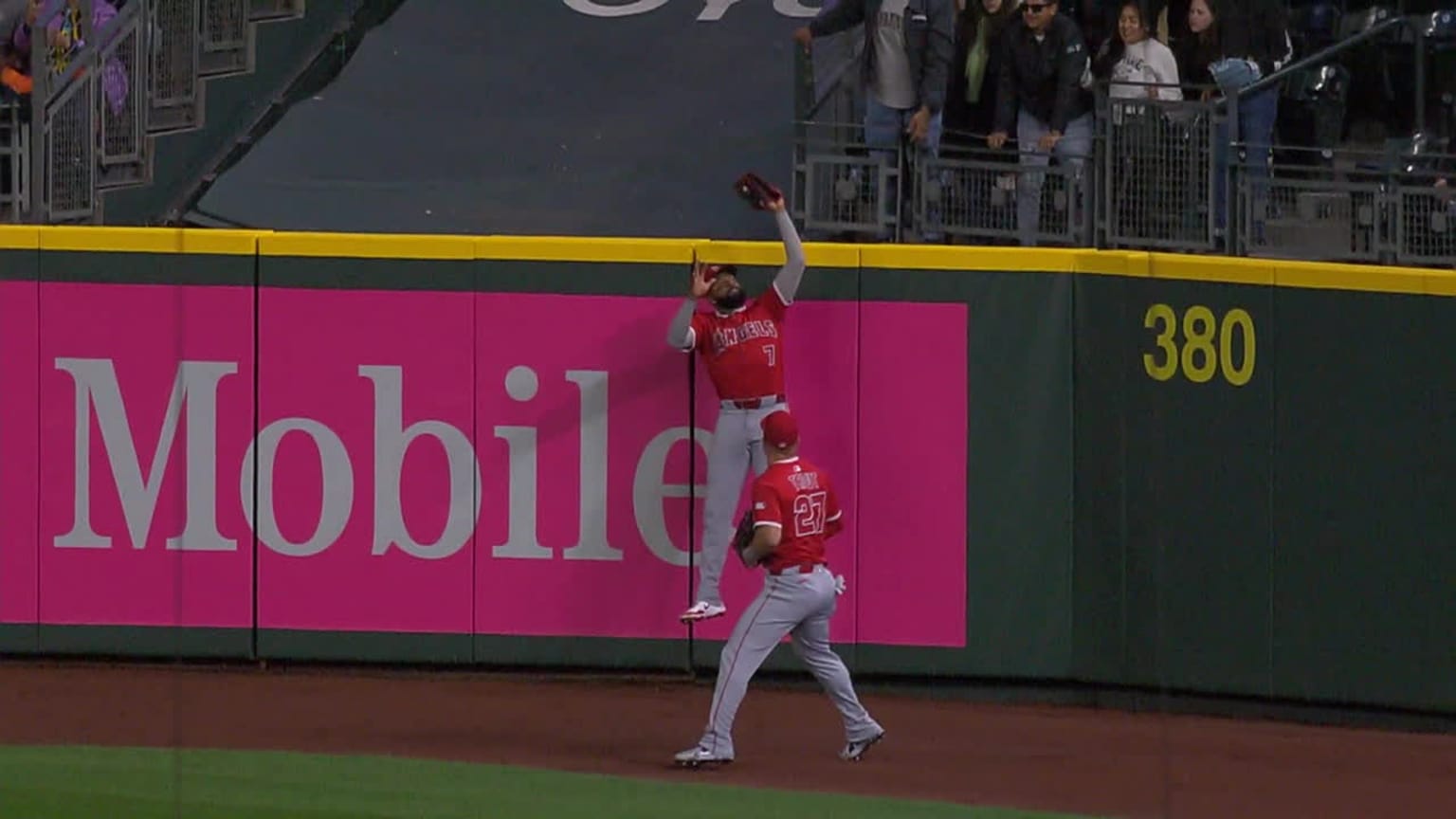 Jo Adell's home run robbery | 04/29/2025 | Los Angeles Angels