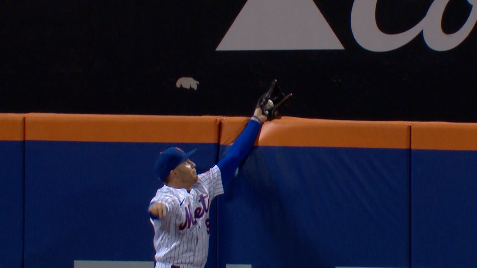 Brandon Nimmo robs a homer with leaping catch | 08/31/2022 | New York Mets