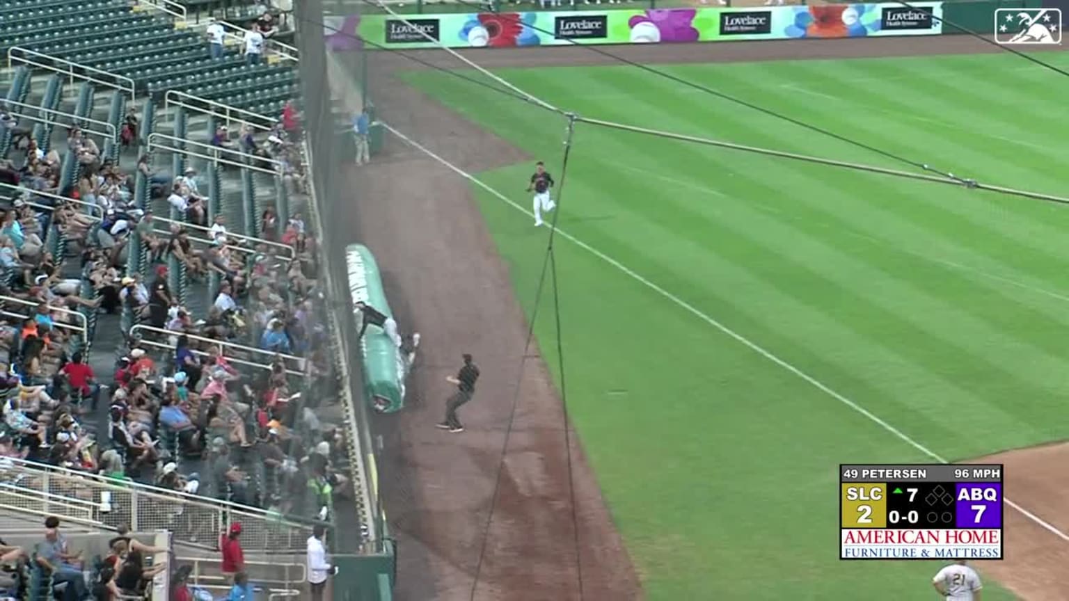 Aaron Schunk makes incredible diving catch in netting | 07/15/2023 ...