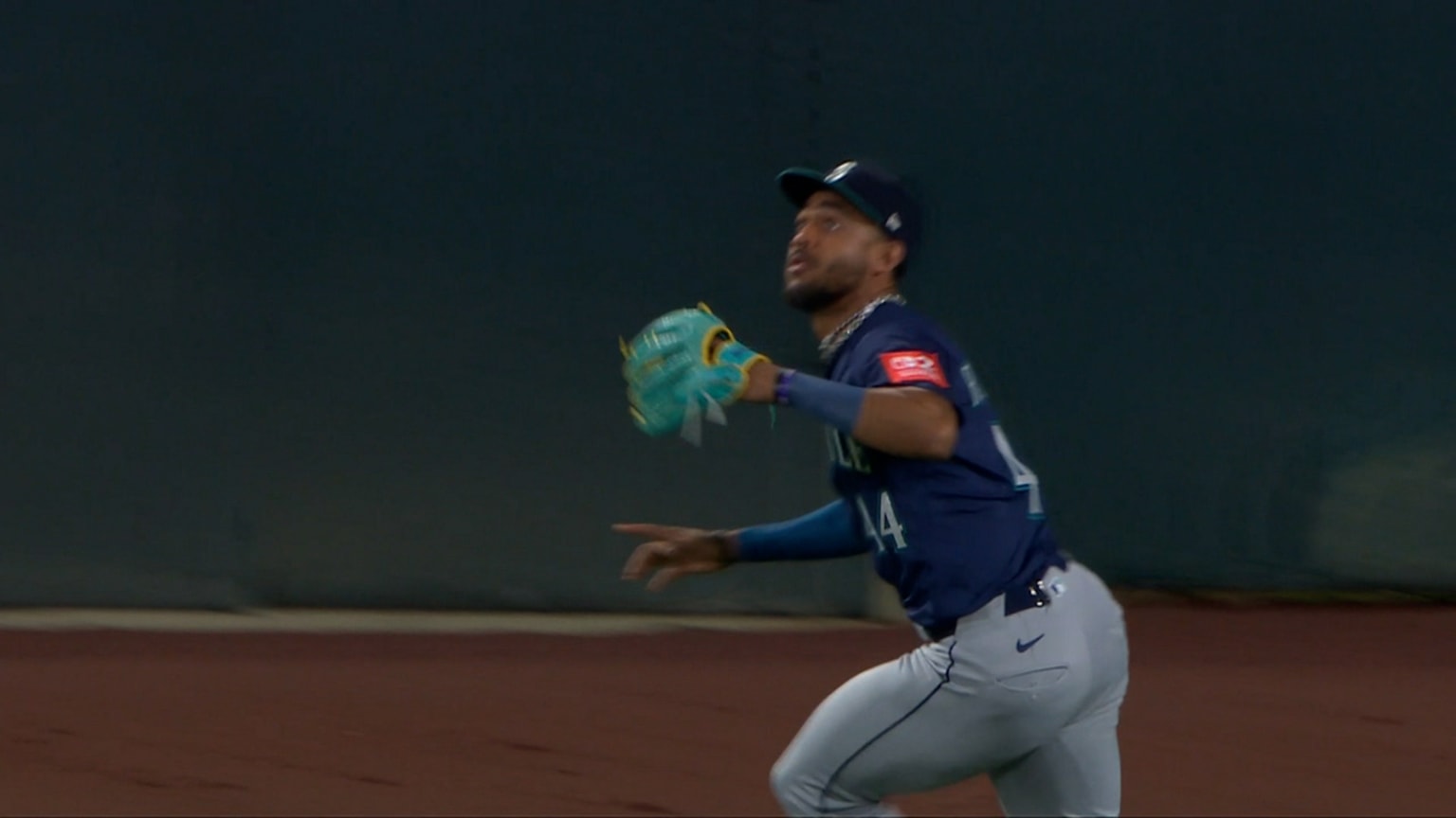 Julio Rodríguez's sliding catch | 05/05/2025 | Seattle Mariners