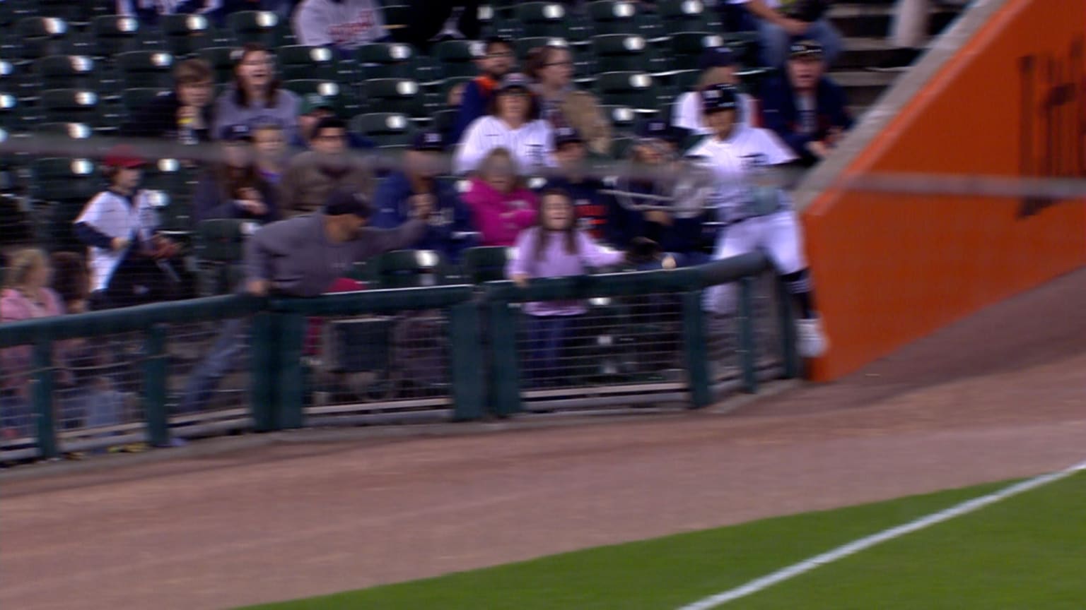 Ryan Jeffers hits a triple after review in the 4th | 09/30/2022 ...