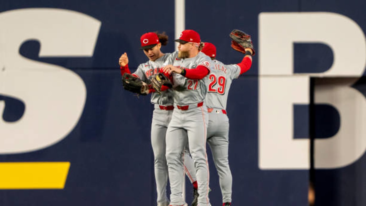 Alexis Díaz closes out win | 08/19/2024 | Cincinnati Reds