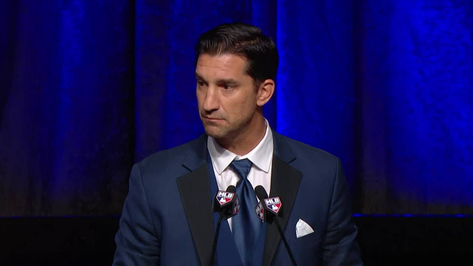 Mike Hazen receives Gotta Have Heart Award | 01/28/2024 | Arizona ...
