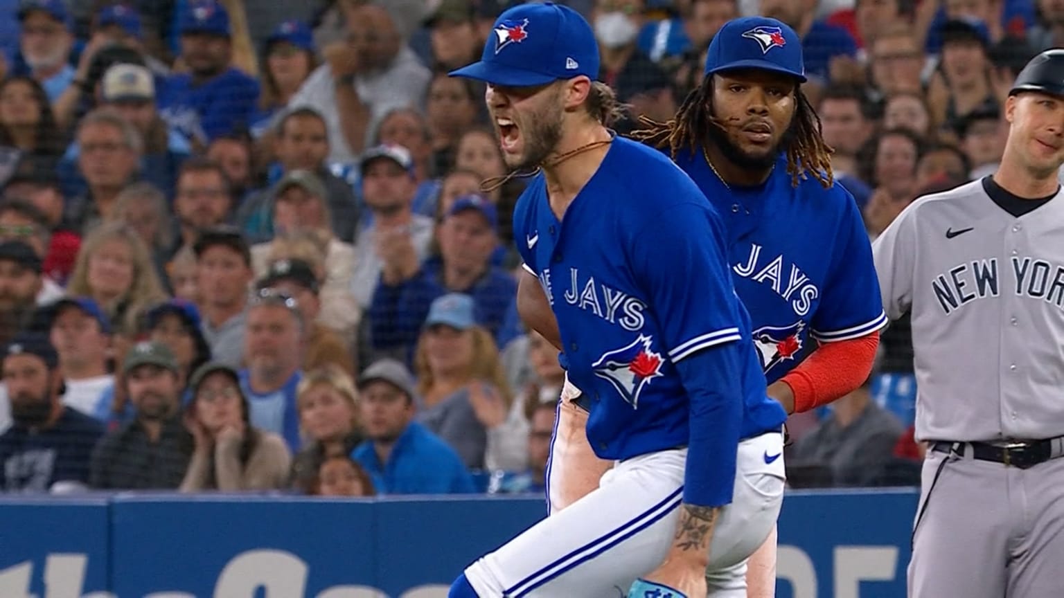 Adam Cimber makes a nice play on Trevino's grounder | 09/26/2022 ...