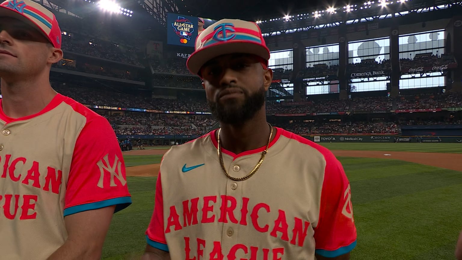 Willi Castro es presentado ante la fanaticada | 16/07/2024 | Los Twins ...