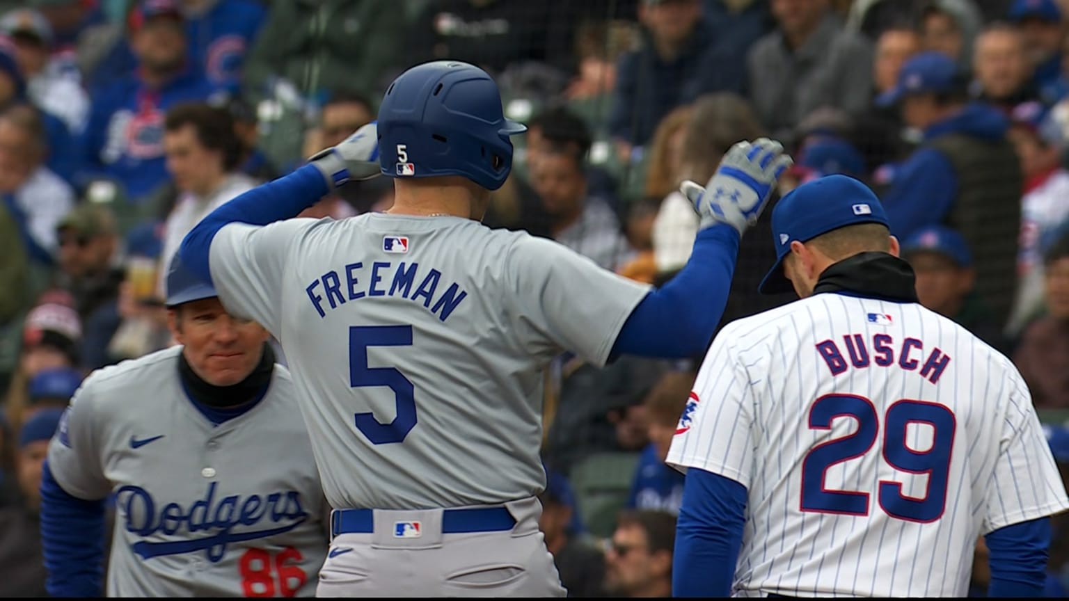 Freddie Freeman floats a single | 04/07/2024 | Los Angeles Dodgers