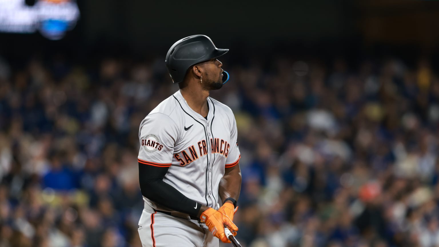 Jorge Soler launches a solo home run to center field | 04/03/2024 | San ...