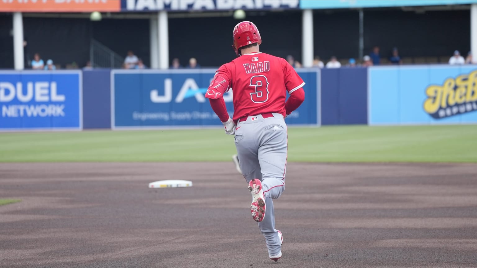 Taylor Ward's leadoff home run (2) | 04/10/2025 | MLB.com