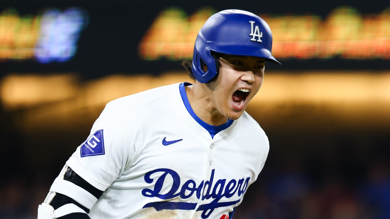Shohei Ohtani hits a game-tying single to center | 05/03/2024 | Los ...