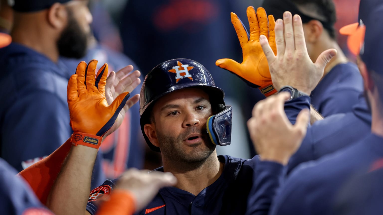 Jose Altuve's second homer (5) | 04/14/2024 | Houston Astros
