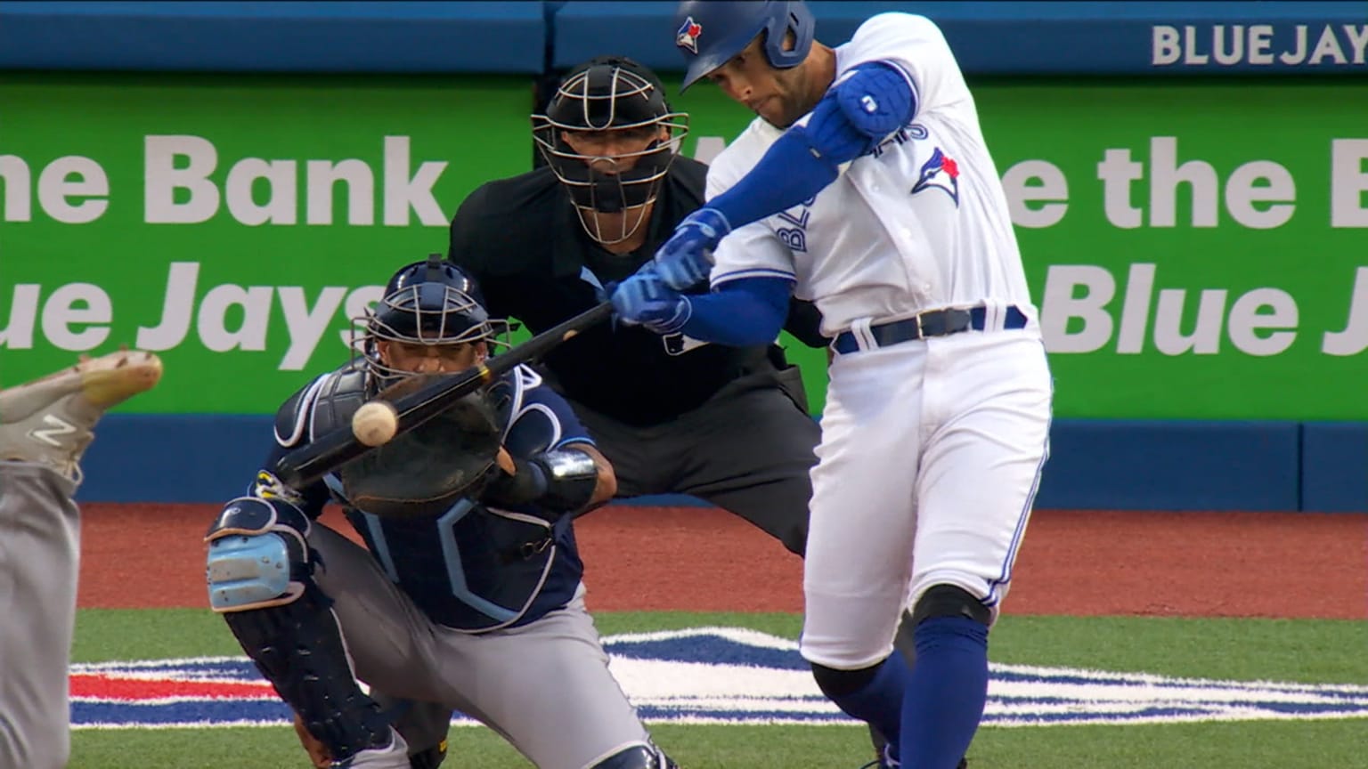 Springer hits a HR to left-center field in the 1st | 04/14/2023 | MLB.com