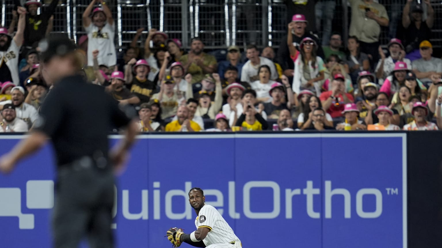 Jurickson Profar's excellent diving catch | 08/22/2024 | San Diego Padres