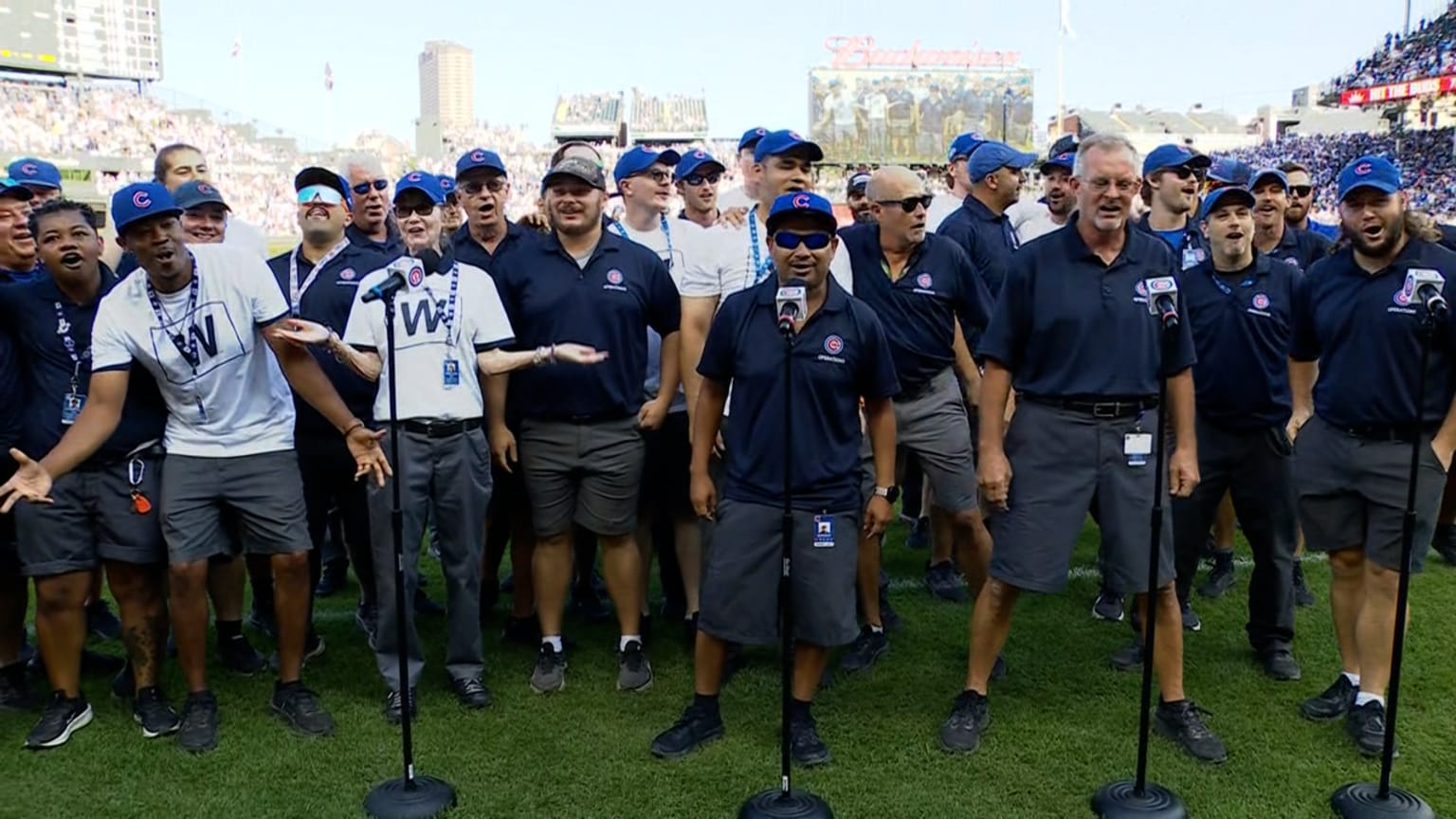 Cubs grounds crew sings during 7th inning stretch | 09/28/2025 ...