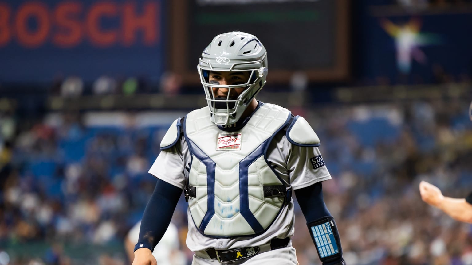 Jose Trevino throws out José Caballero at third base | 05/10/2024 | New ...