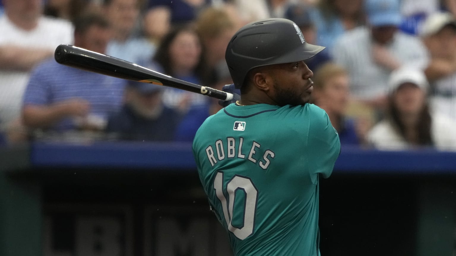 Victor Robles' RBI double | 06/07/2024 | Seattle Mariners