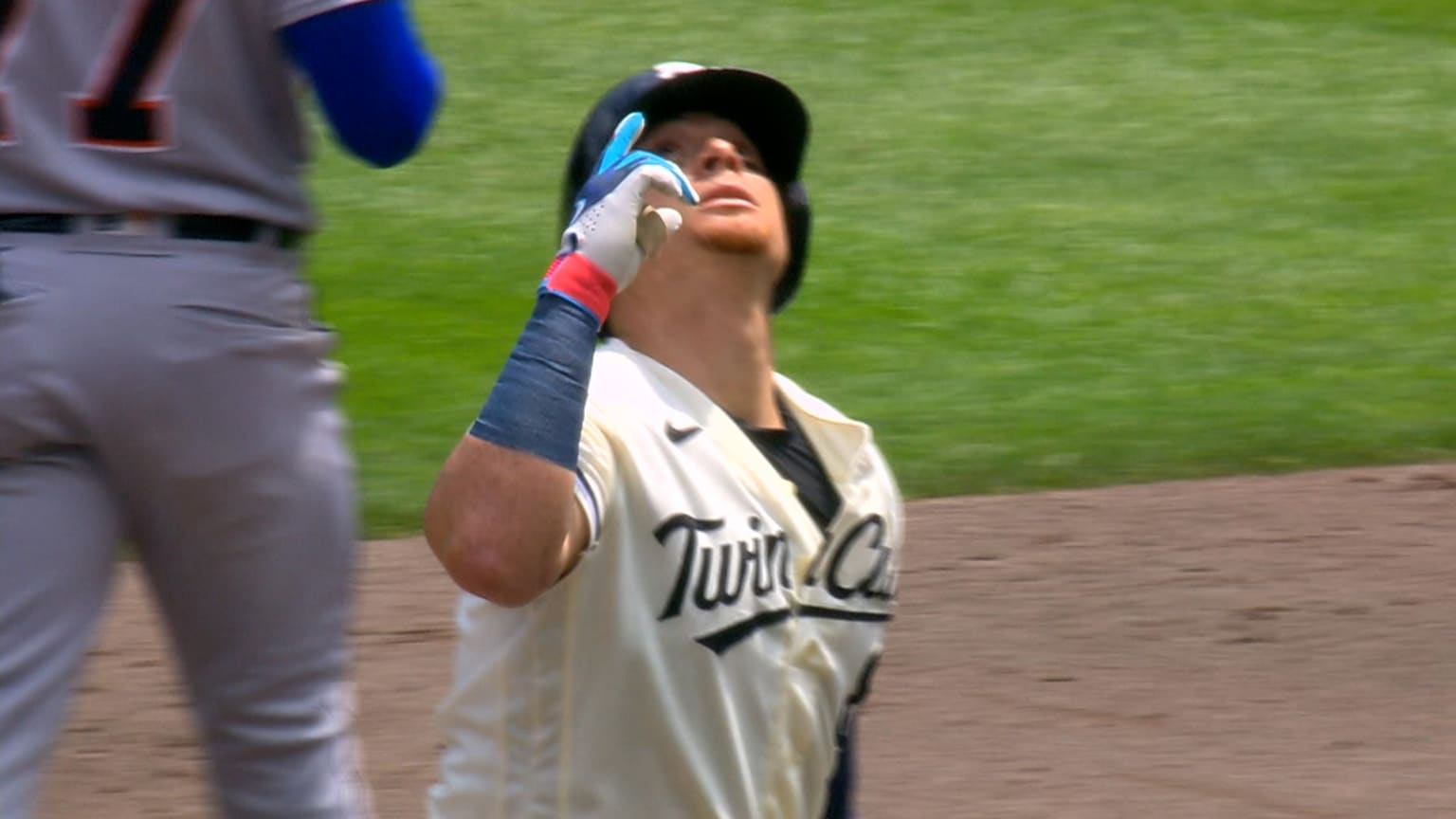 Christian Vázquez ties the game with an RBI double | 06/18/2023 ...