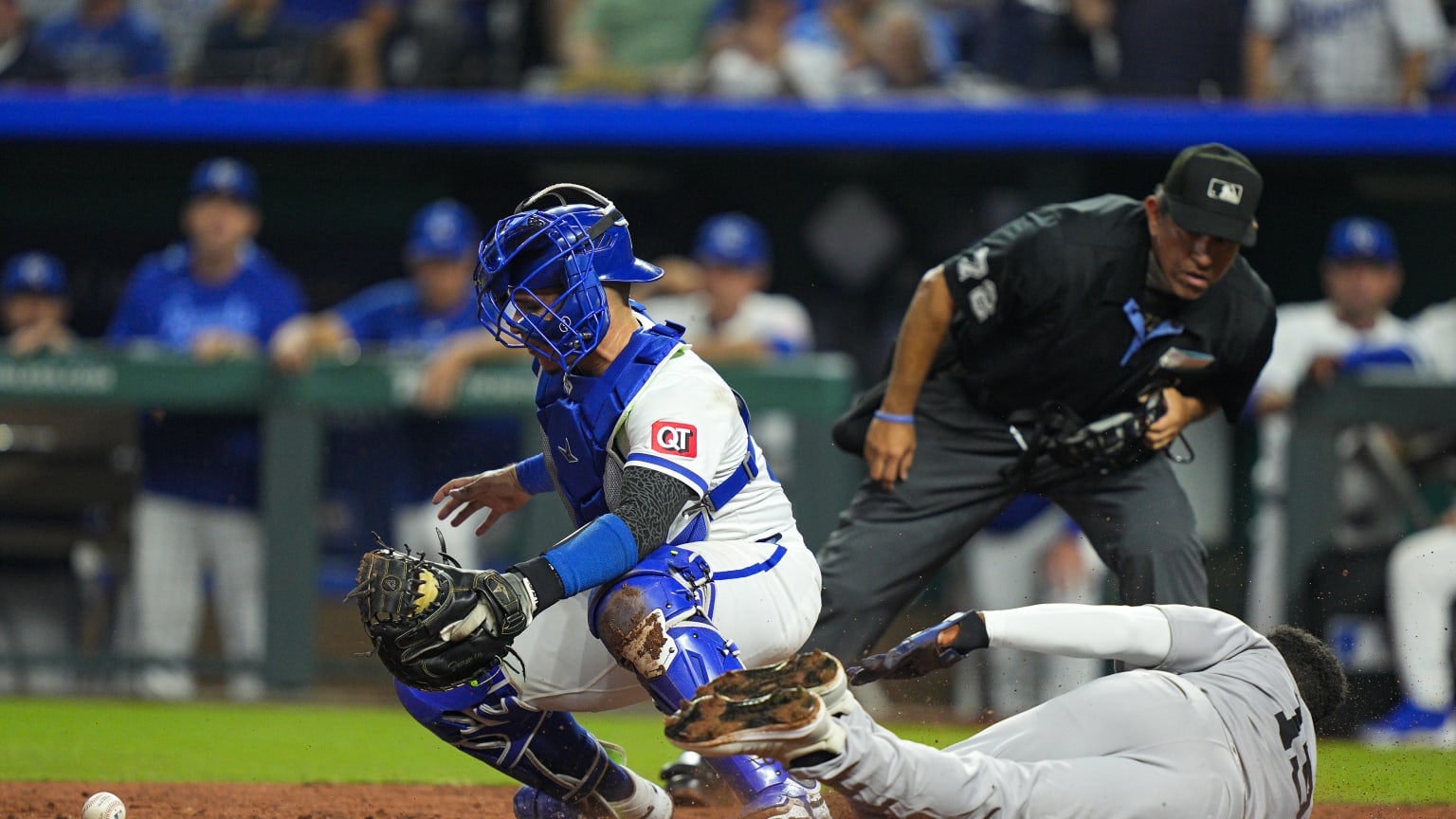 Pablo Reyes scores go-ahead run on a throwing error | 06/12/2025 | New ...