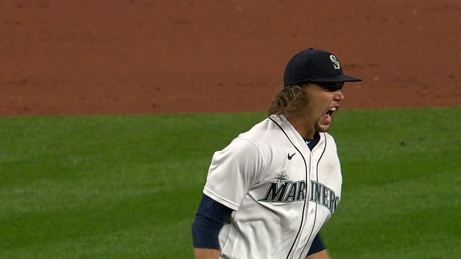 Logan Gilbert works his way out of trouble in the 6th | 09/06/2022 ...