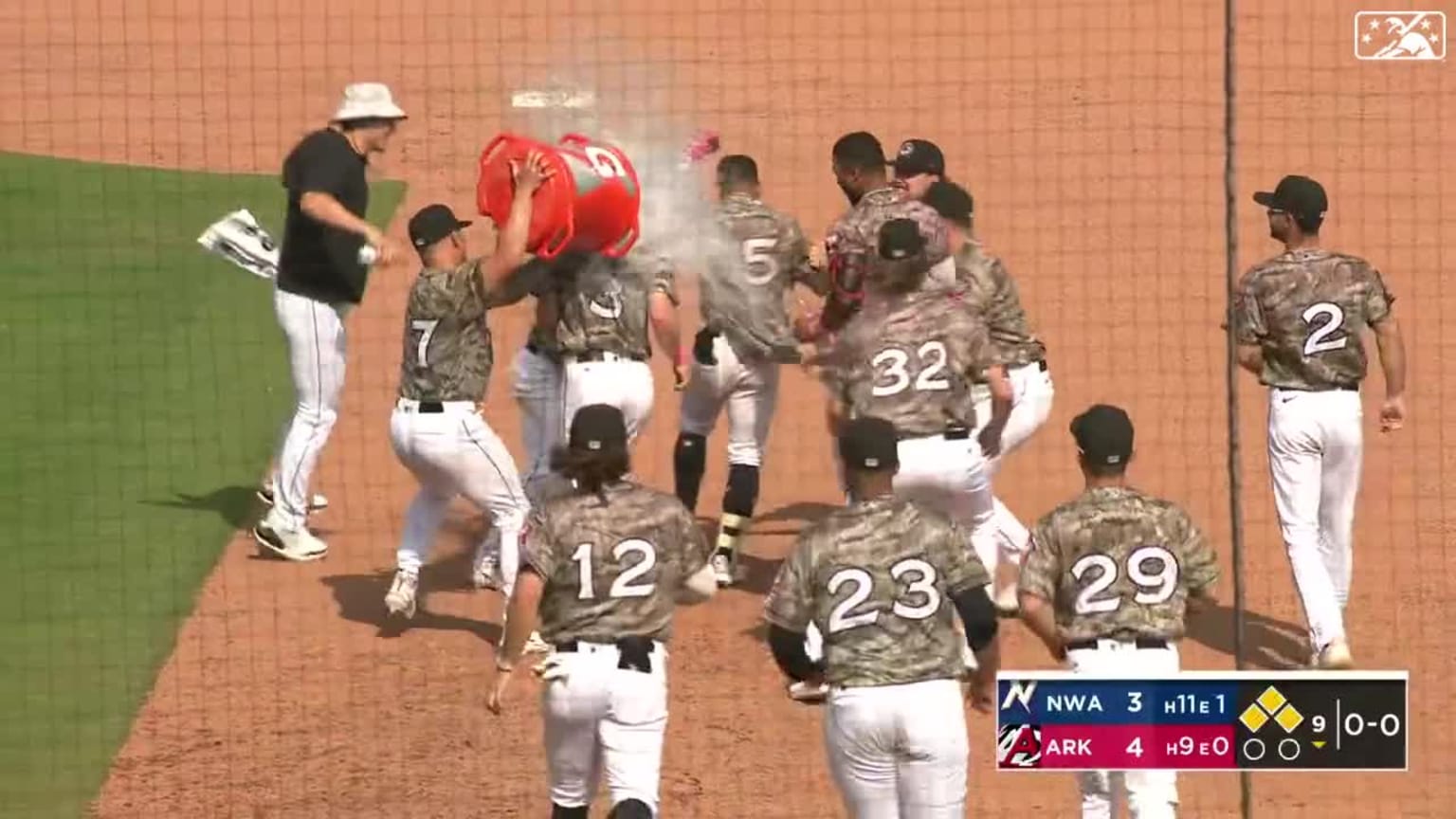 Jonatan Clase laces a walk-off single in the 9th | 05/14/2023 | MLB.com