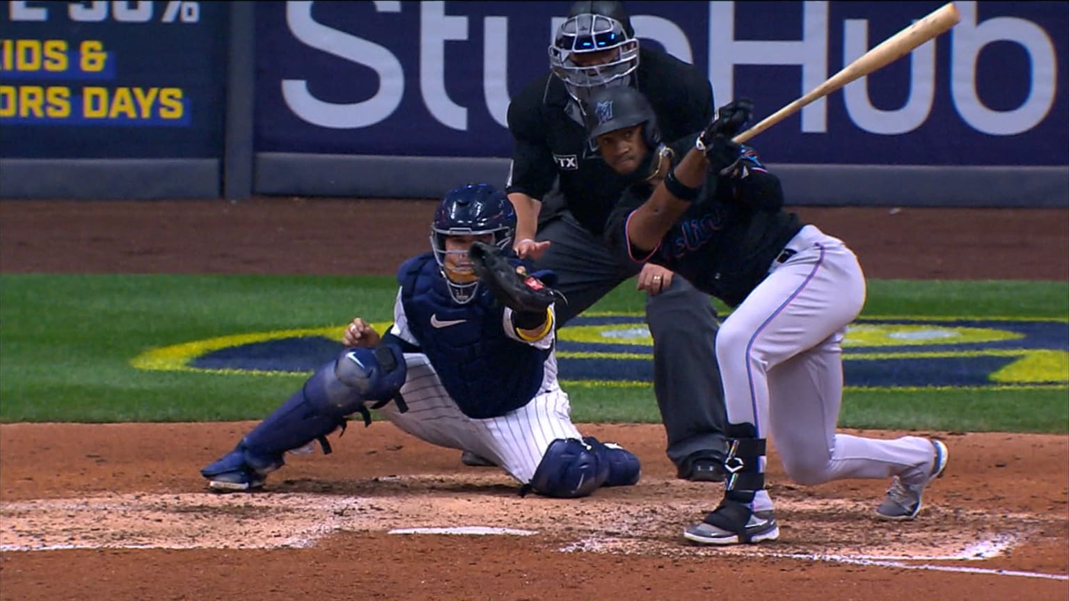 Bryan De La Cruz's two-run single | 10/01/2022 | MLB.com