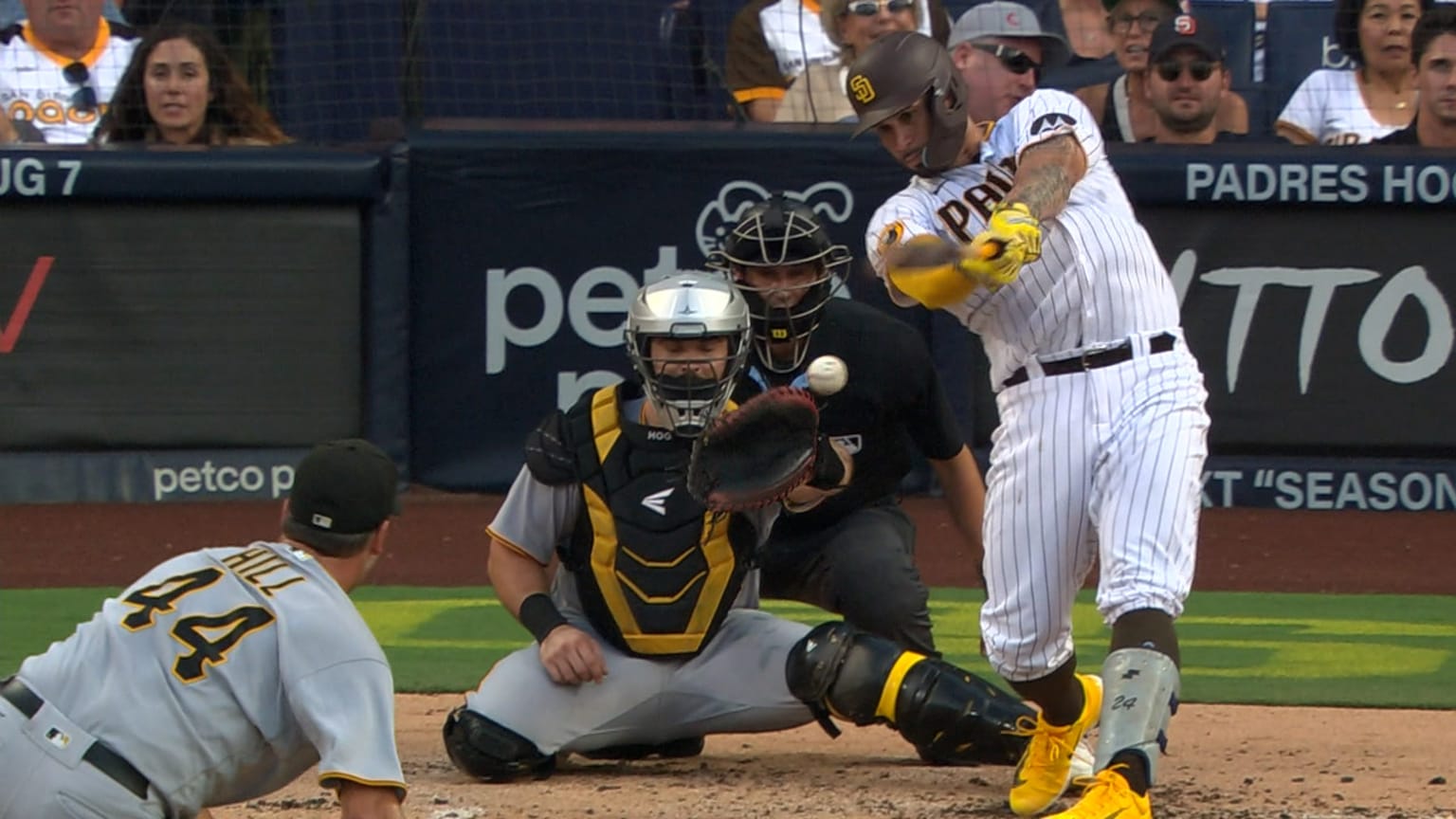 Gary Sánchez lines an RBI single to left-center | 07/25/2023 | San ...