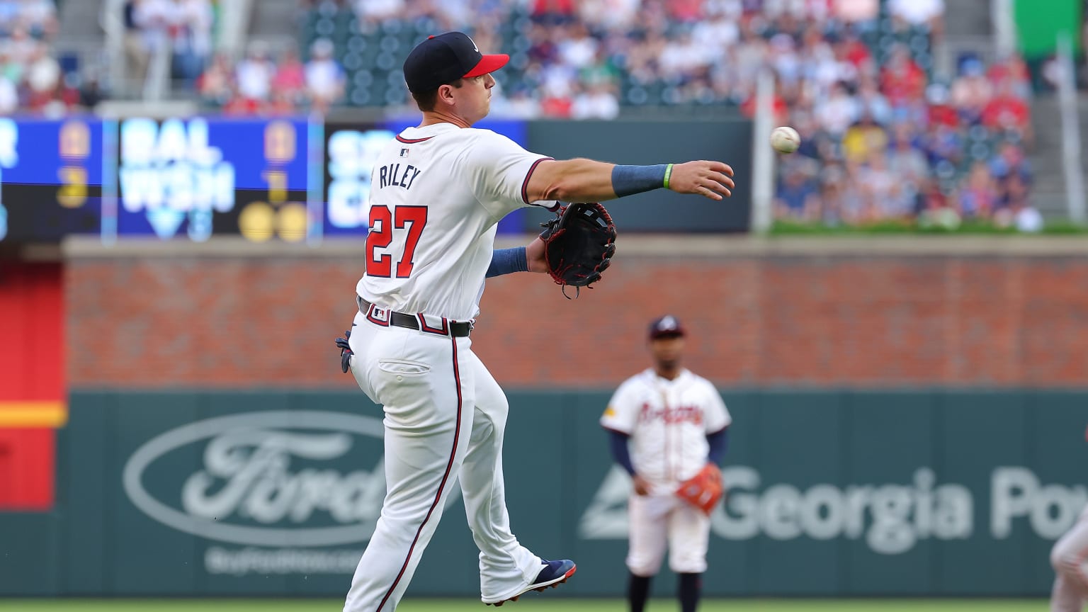 Austin Riley's defensive stop | 05/07/2024 | Atlanta Braves