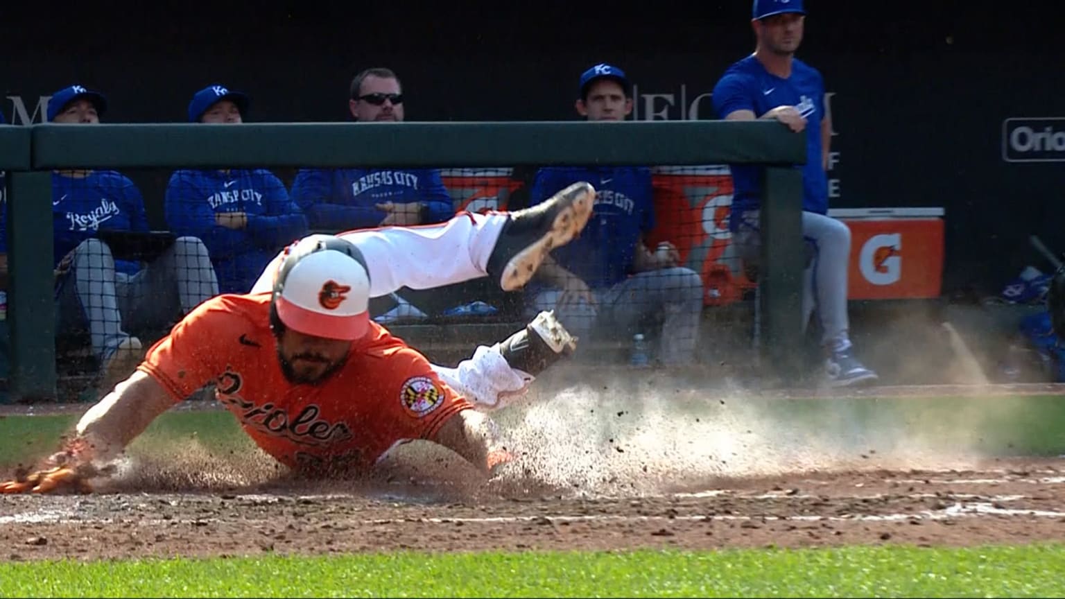Austin Hays hits a RBI single in the 5th inning | 06/10/2023 ...
