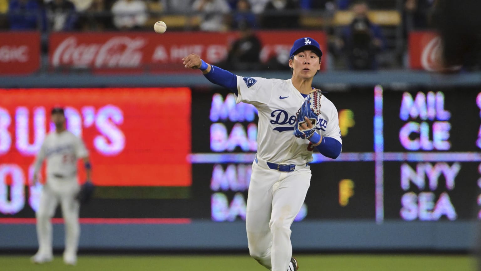 Hyeseong Kim's outstanding sliding stop | 05/14/2025 | Los Angeles Dodgers